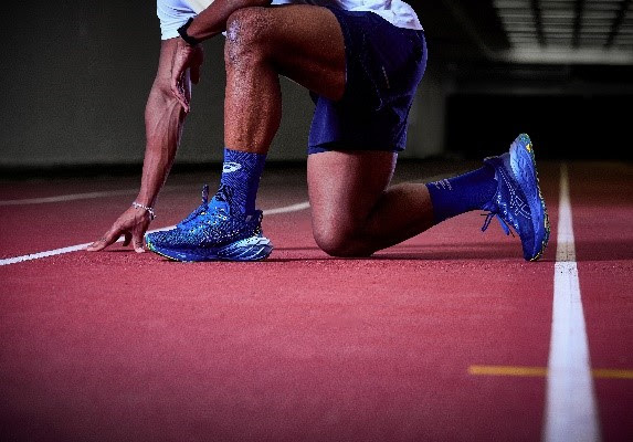 ASICS e a Marca Senna lançam edição especial do Novablast™ 4 em ...